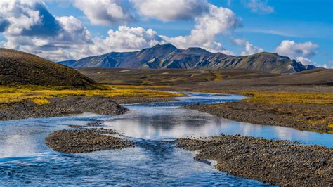 Широкая река в лесной местности · бесплатная фотография от Axebourne