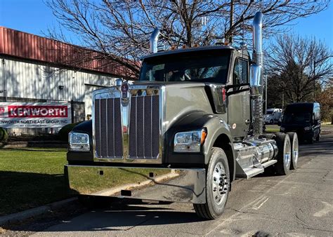 Kenworth W990