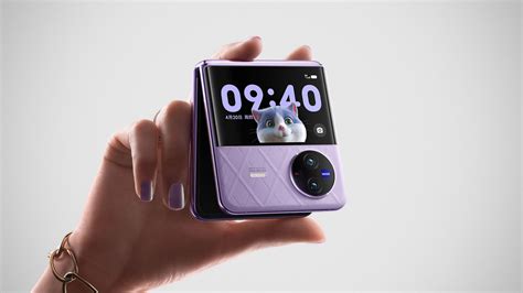 Vivo X Flip Has A Large 3 0 Secondary Display And A Virtual Makeup Function
