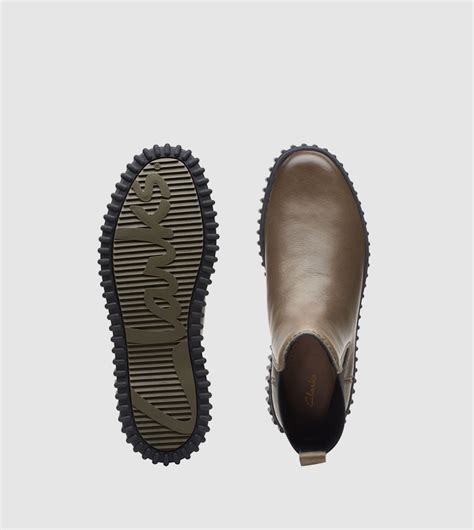 Buy Clarks Torhill Maple Chelsea Boots In Olive 6thstreet Qatar