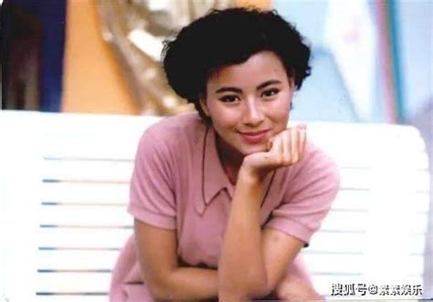56岁港姐李美凤复出：曾力压王祖贤和邱淑贞，有电眼美人的称号老公