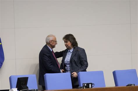 Наталия Киселова е новият председател на 51 вото Народно събрание Фото галерии Vesti Bg