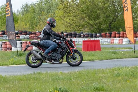 Honda CB750 Hornet 2023 Murowany Sukces Test Dane Techniczne