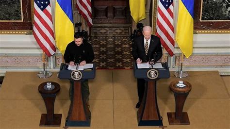 USA verlängern Militärhilfen für Ukraine Kongress beschließt Budget