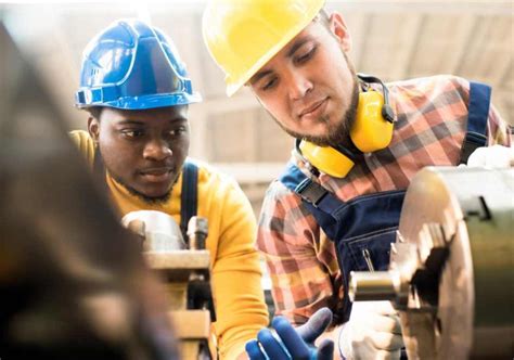 Jobdesk Operator Mesin Produksi Skill Dan Kisaran Gajinya