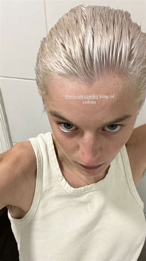 Pin Oleh Bornyesterdayy Di Emma Corrin