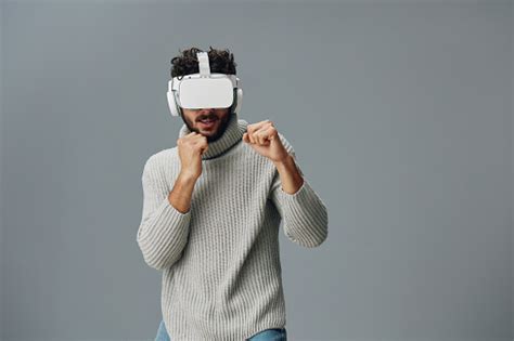 게임 과학 기술 현대 환대 가상 장치 Vr 사람 안경 혁신 현실 디지털 헤드셋 게이머에 대한 스톡 사진 및 기타 이미지 Istock