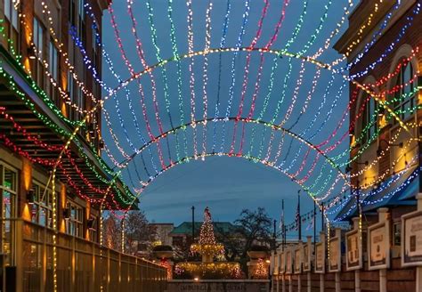 The 7 Best Christmas Towns In Illinois For A Holiday Cheer