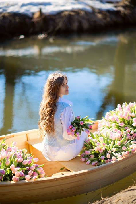 девушка в лодке в 2024 г Летние фотосессии Фотосессия Лодка