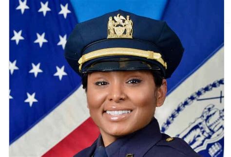 Detective De La Policía De Nueva York Arrestado Por Robar En Una Tienda