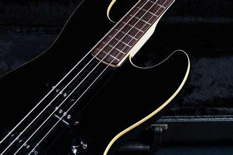 Fender Aerodyne Jazz Bass Black Guitarpoint