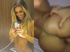 Carol Muniz fode de bruços e toma rola grossa com tudo Porno Carioca