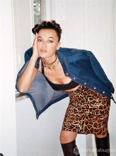 Güzel Oyuncu Pınar Deniz Minisini Sıyırıp Poz Verdi Foto Galerisi 11