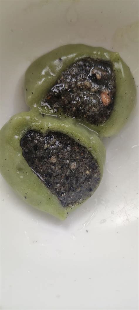 【黑芝麻流心汤圆的做法步骤图，怎么做好吃】小啊琪8023下厨房