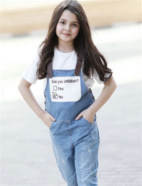 جود الطنايا Baby girl dress design Kids dress Girl photography poses