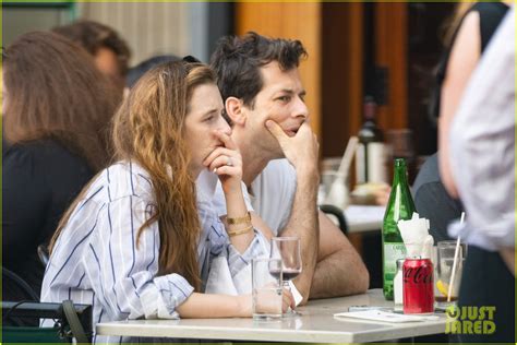 Mark Ronson And Wife Grace Gummer Meet Up With A Friend For Dinner In Nyc