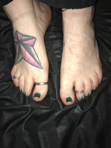 My Wifes Sexy Feet For You To Rate 😁 Rratemyfeet