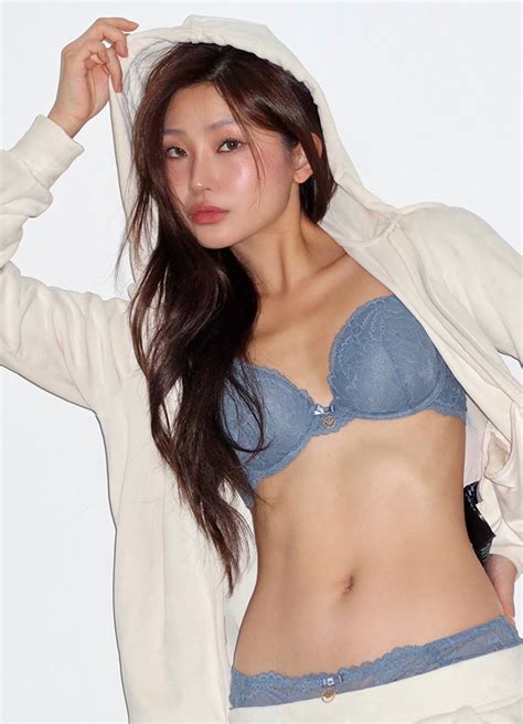 다가오는 연말 홀리데이 엠포리오아르마니 언더웨어 Sivillage에스아이빌리지