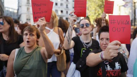 Manifestación en apoyo a Jenni Hermoso en Madrid No es un pico es una agresión