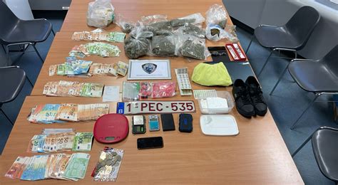 Quatre Suspects Arrêtés Après La Découverte Dune Quantité Importante