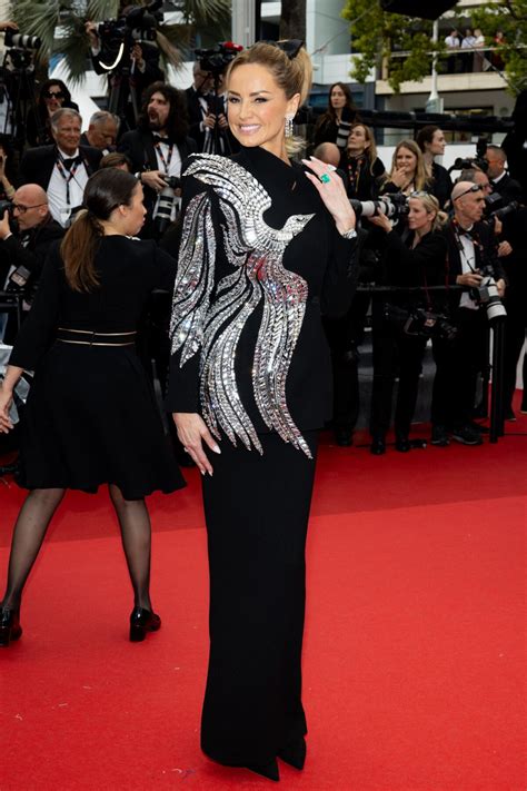 Photo Adriana Karembeu Montée des marches du film The Apprentice