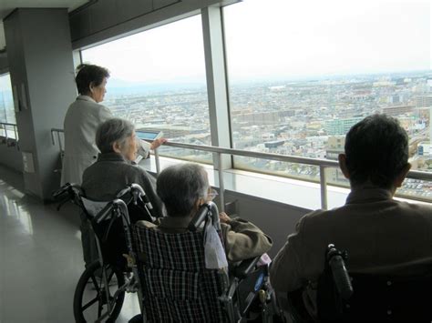 新潟県庁の展望回廊に登って来ました 株式会社東日本福祉経営サービス 新潟東京埼玉千葉県内で有料老人ホームデイサービス