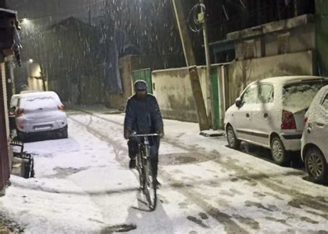 Kashmir Parts Of Jammu Receive More Snowfall The Ins News