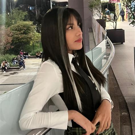 𝕍𝕒𝕟𝕟𝕖𝕤𝕒 ݁ ⋆ Evelynvannnesa • Instagram Photos And Videos