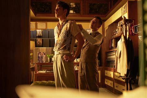 【追劇咖】台劇最高海拔《天橋上的魔術師》首映見證《寄生上流》導演御用團隊讓時空倒流，孫淑媚嘆「想坐時光機回去叫爸媽買台積電！」 Yahoo