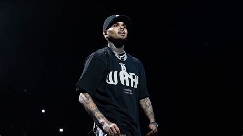 Chris Brown Claims The Amas Scrapped His Michael Jackson Tribute