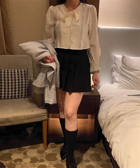 봄 신상 퍼프 타이 크롭 블라우스 3color 에이블리