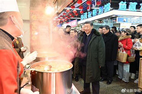 习近平察看春节市场供应：希望你们的生活像糖果一样甜甜美美 聚焦 东南网