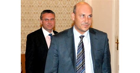 Отлагат закона за отпадъците