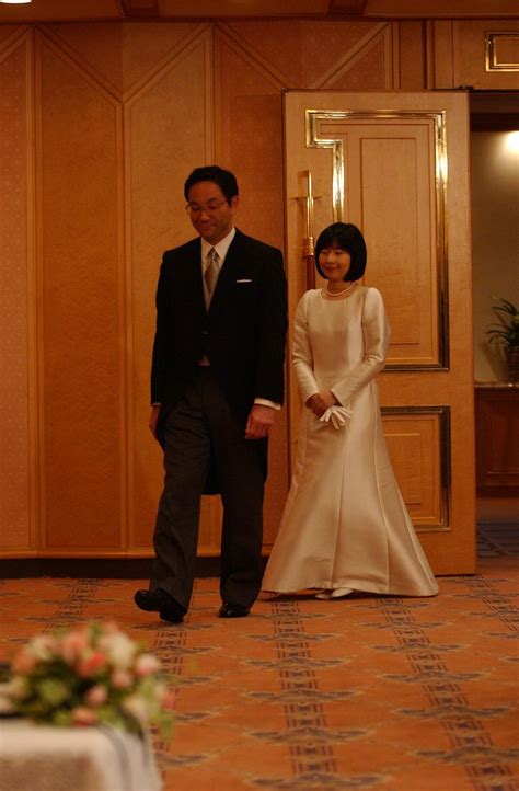 [写真] 94ページ目 愛子さまは初めての喪服姿、雅子さまは“圧倒的な貫禄”…シックなブラックドレスandジュエリーをお召しに〈百合子さま逝去