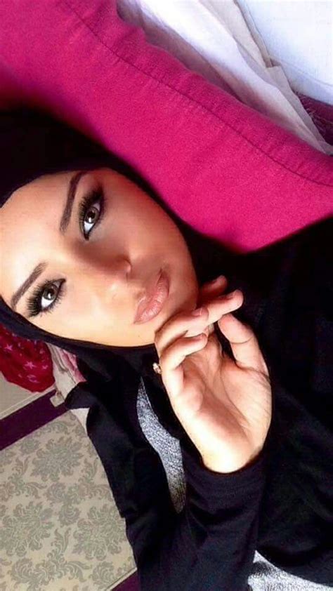 Pin By Djrf Yssf On Muslim Dress Virgin Mary Dress Hijab حجاب Muslim Beauty Hijab
