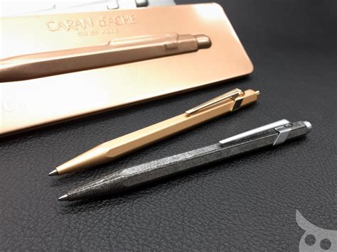 ปากกาลกลนสดลำคาแหงสวสเซอรแลนด Caran dAche Original และ Brut Rosé Special