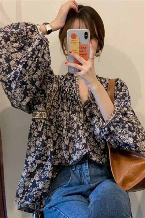젠다 플라워 브이넥 긴팔 롱슬리브 블라우스 탑 젠다 플라워 브이넥 긴팔 롱슬리브 블라우스 탑
