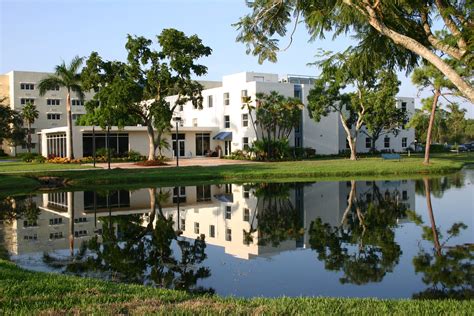 Lynn University Em Lynn Residence Hall 3601 N Military Trl Boca