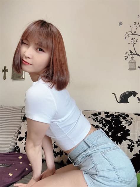 牛仔短褲辣妹🥵 偽娘板 Dcard