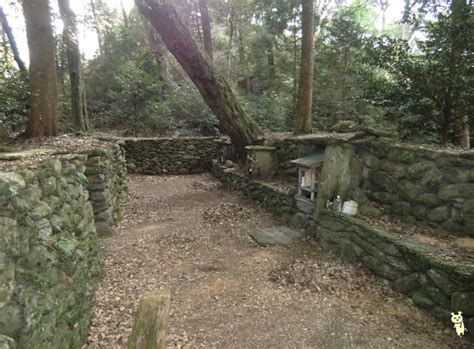 白人神社しらひとじんじゃ徳島県美馬市徳島にある古代ユダヤの祭祀場 みくま商店長崎