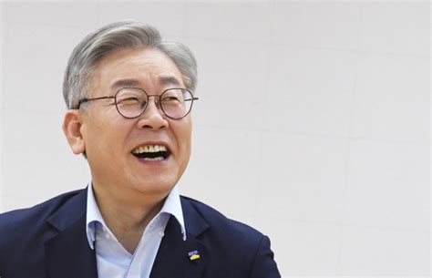 인물소개 이재명 대선후보 더불어민주당 대표 제21대 국회의원 경기도지사 재판 무죄 유력 대선주자 아내 키 학력