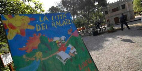 La Città dei Ragazzi ha 60 anni un dinosauro anima la festa Giornale