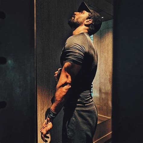 Vicky Kaushal Flaunts His Washboard Abs In A Shirtless Mirror Selfie