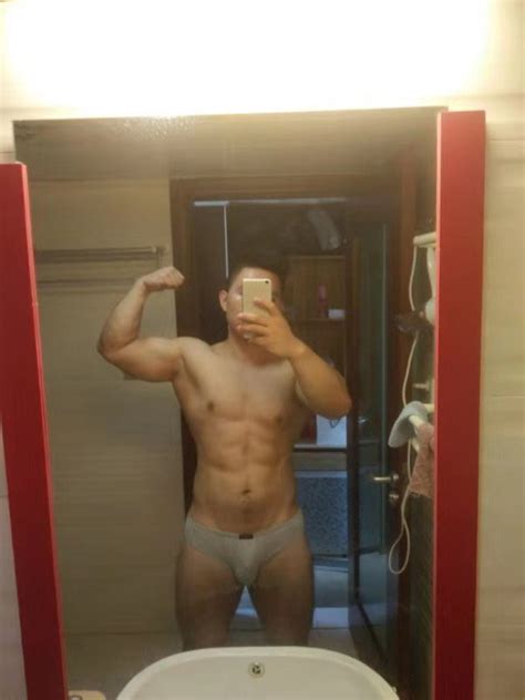 真实直男控 On Twitter Repost：太喜欢这个教练了。 下次去健身房的时候争取当面打招呼