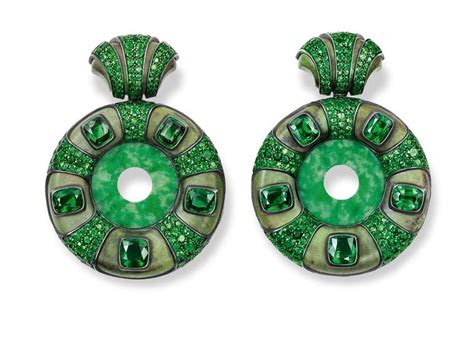 Hemmerle Jewellery Bids Adieu To 2014 With A Brave New World Of Colour