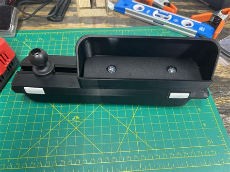 Dashboard Storage Compartment With Sunglass Holder RAM Ball 2023