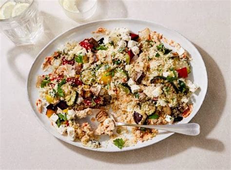 Couscoussalade Met Gegrilde Groenten Hummus En Witte Kaas Recept Allerhande Albert Heijn