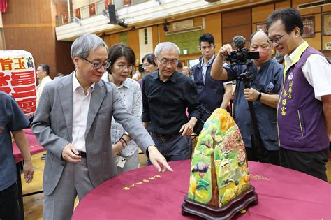 黃秀芳 魯班公宴祀典儀式，今天在鹿港舉行，由文化部李遠部長擔任主祭官，循古禮獻上班門五寶「文公尺、墨斗、斧頭、大鋸