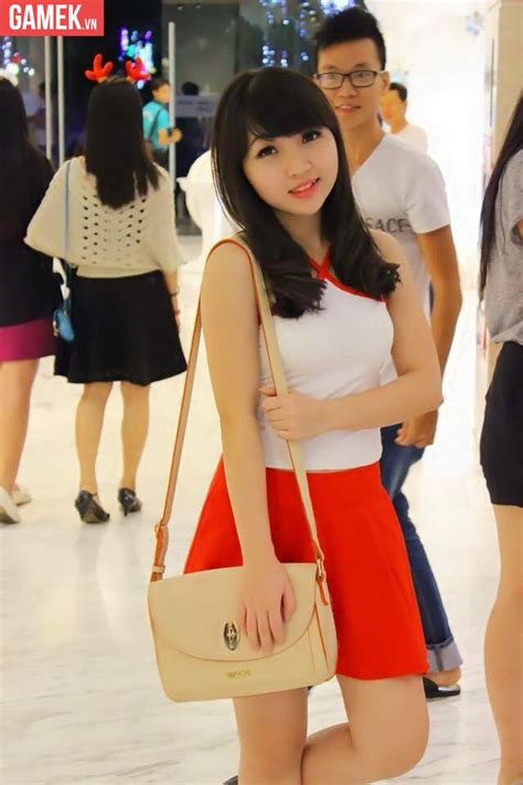 Liên Minh Huyền Thoại Gặp gỡ nữ streamer xinh đẹp đến từ CyberCore Gaming