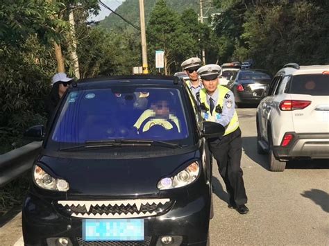 交警化身“推车哥” 今日苍南
